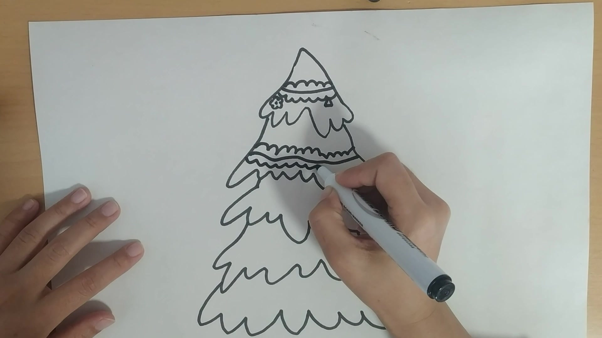 ...12集 简笔画圣诞树简单步骤画法,绘画作品简单漂亮,画画入门视频教程
