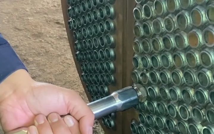 管板胀接液压胀管机作业现场视频适用于换热器冷凝空冷器锅炉汽轮机...
