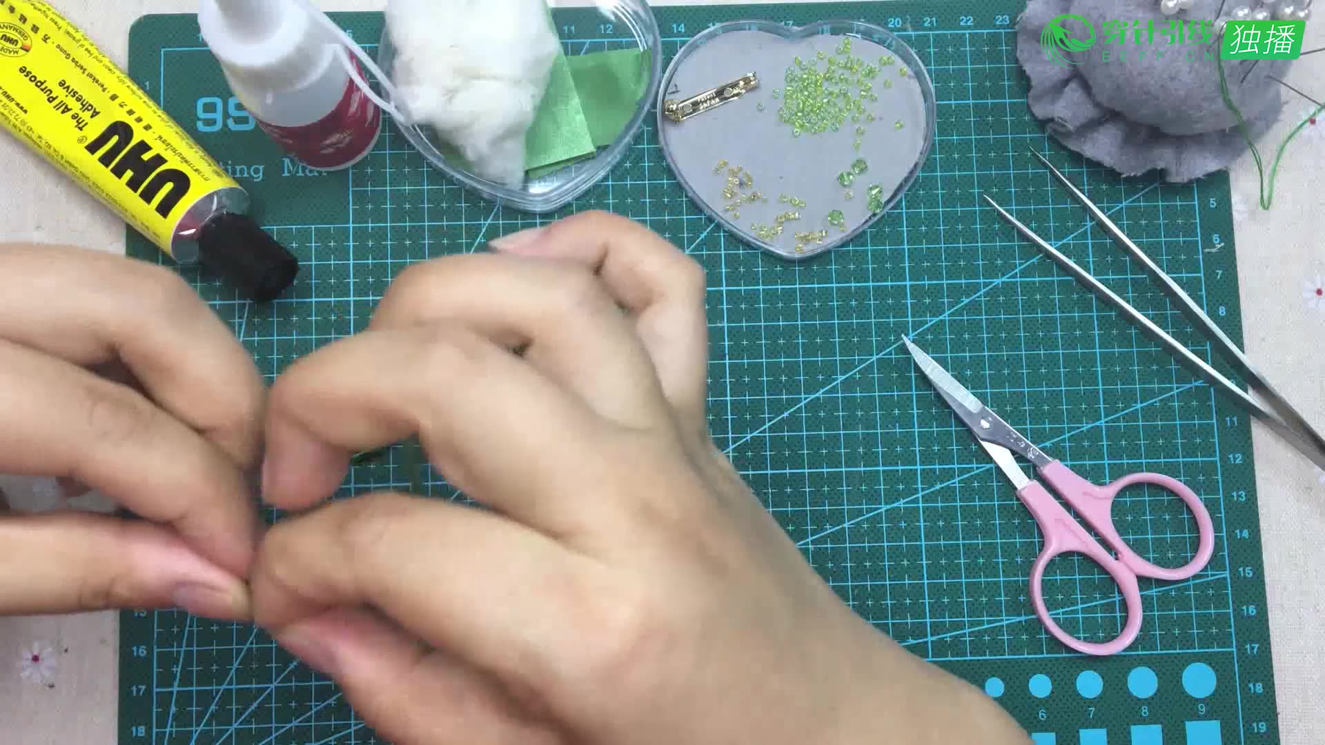 盘艺胸针之美 | 钉珠嵌芯式设计与制作方法——服装工艺