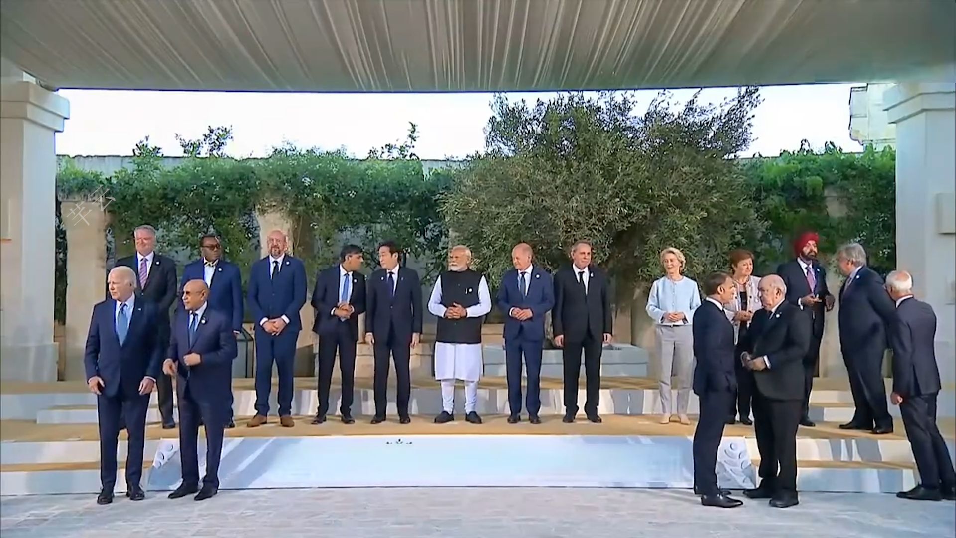 印度莫迪G7峰会合影被“多次歧视”全过程,场面显得尴尬又难堪