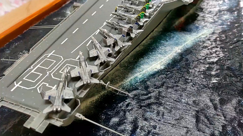 小号手1/350 CVN-68尼米兹号航母模型
