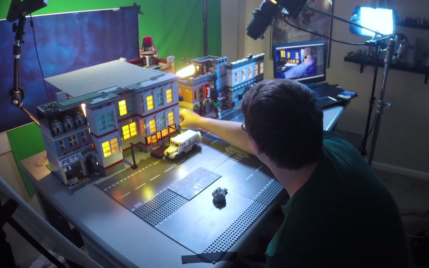 ...定格动画都是这么拍出来的!来看看乐高蝙蝠侠套装短片拍摄幕后花絮