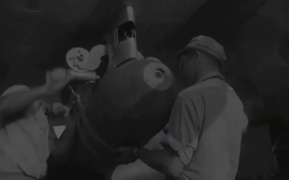 1944年龙骑兵行动期间P-38袭击了法国的地面目标