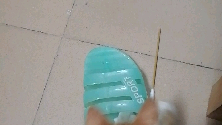 为什么每只猫都喜欢玩棉签?