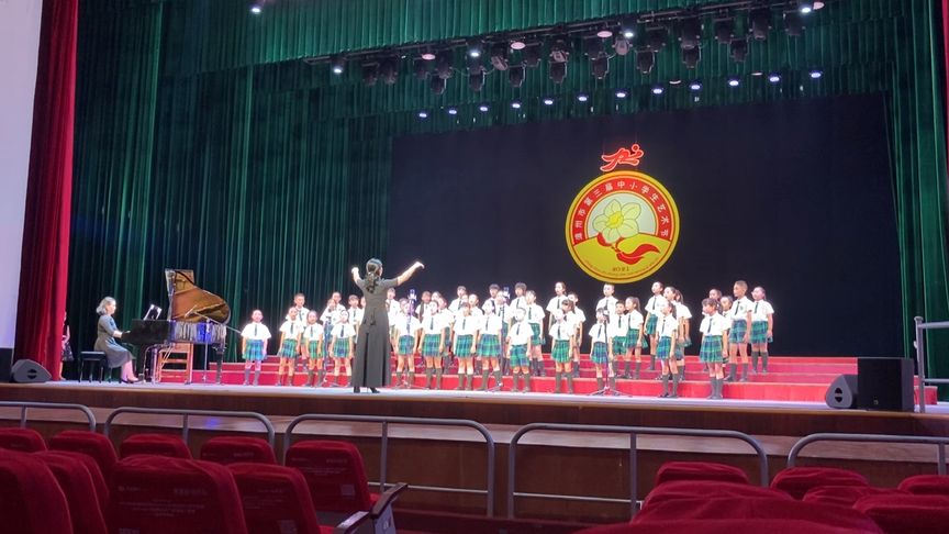 小学生合唱大赛欣赏中,真是越来越棒了,吊打我们小时候呢