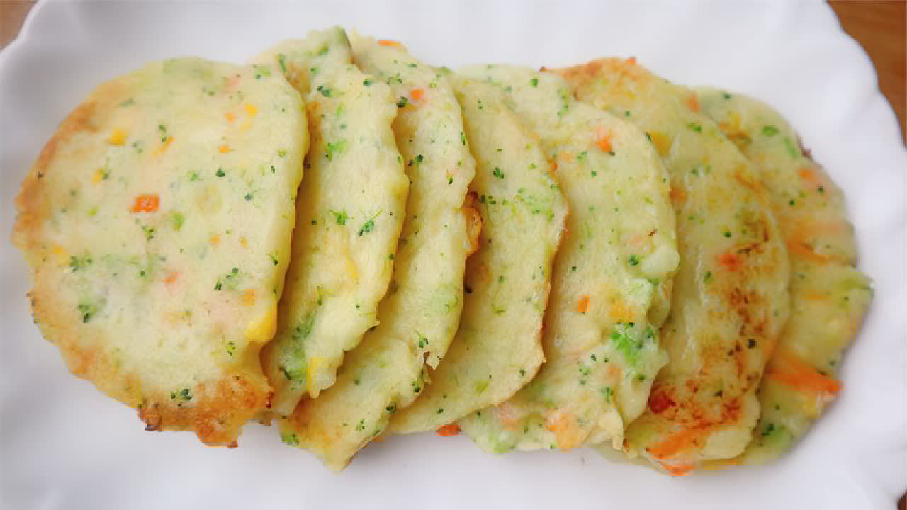 一岁左右宝宝辅食土豆泥蔬菜饼,简单营养好吃不上火,孩子爱吃