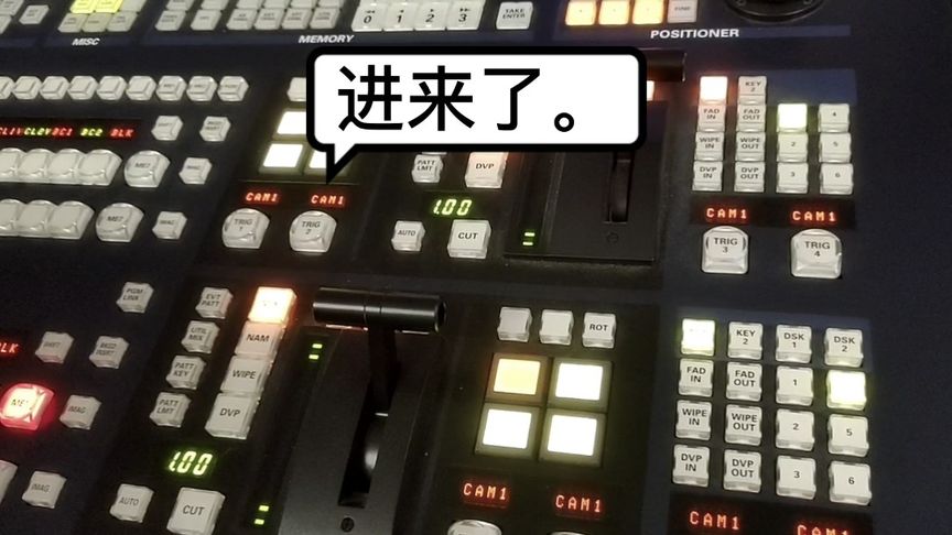 vlog14|蹭课还迟到了?导播台是什么样的?天气太热了饮料续命