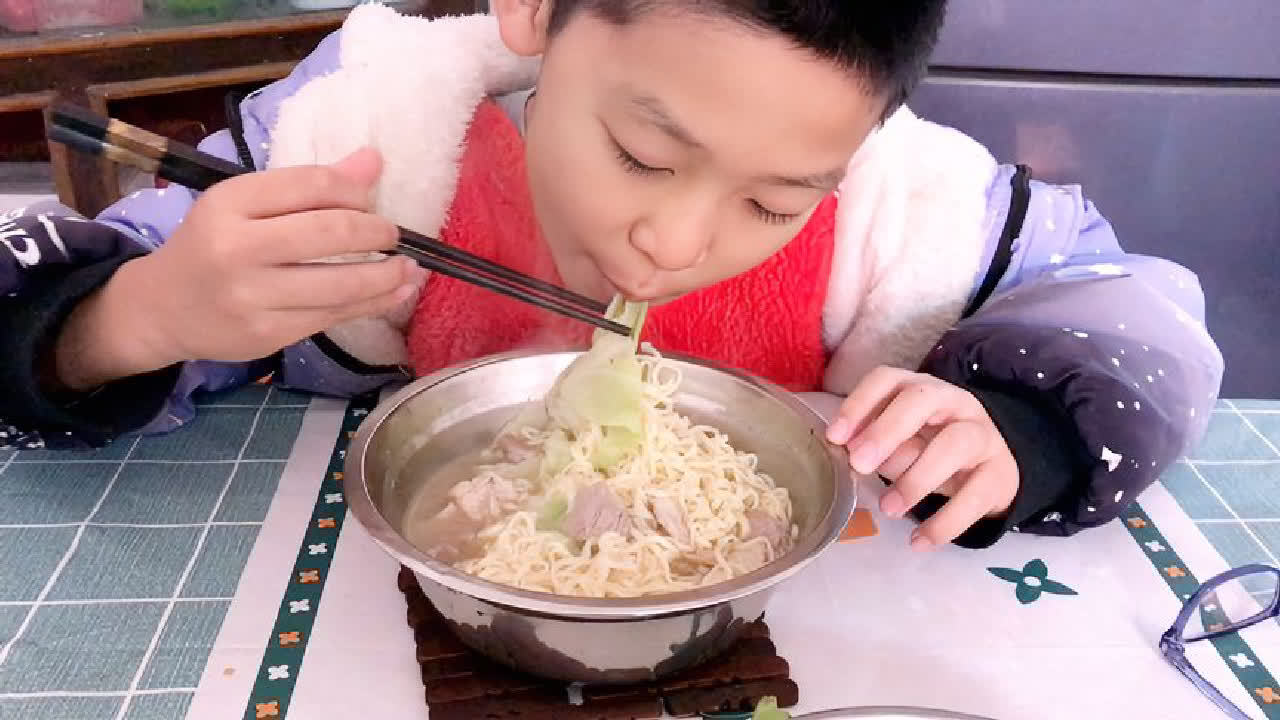 瘦肉煮面,好吃又简单!