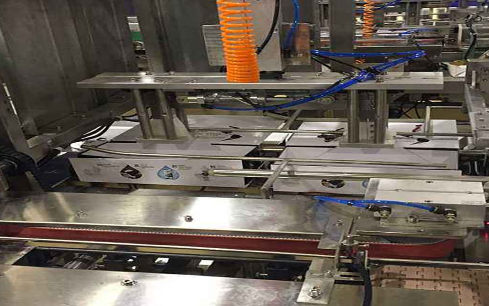 非标自动化设计案例:化妆品自动装箱设备