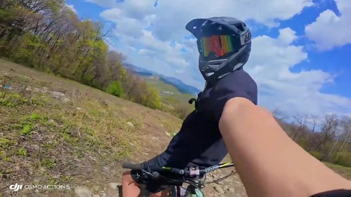 两天从凌晨干到晚上,400km没白骑