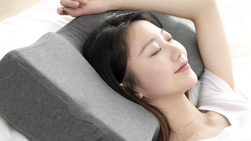 同样是睡觉,用了这个枕头从此改善了颈椎问题,睡眠数据一目了然