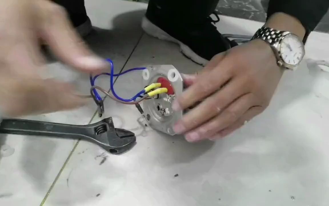 【帝弘】电热水器更换加热管技巧,不难一看就会了1