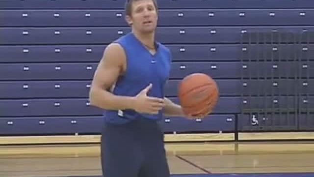 「篮球教学视频」篮球教学过人技巧 非常简单易学