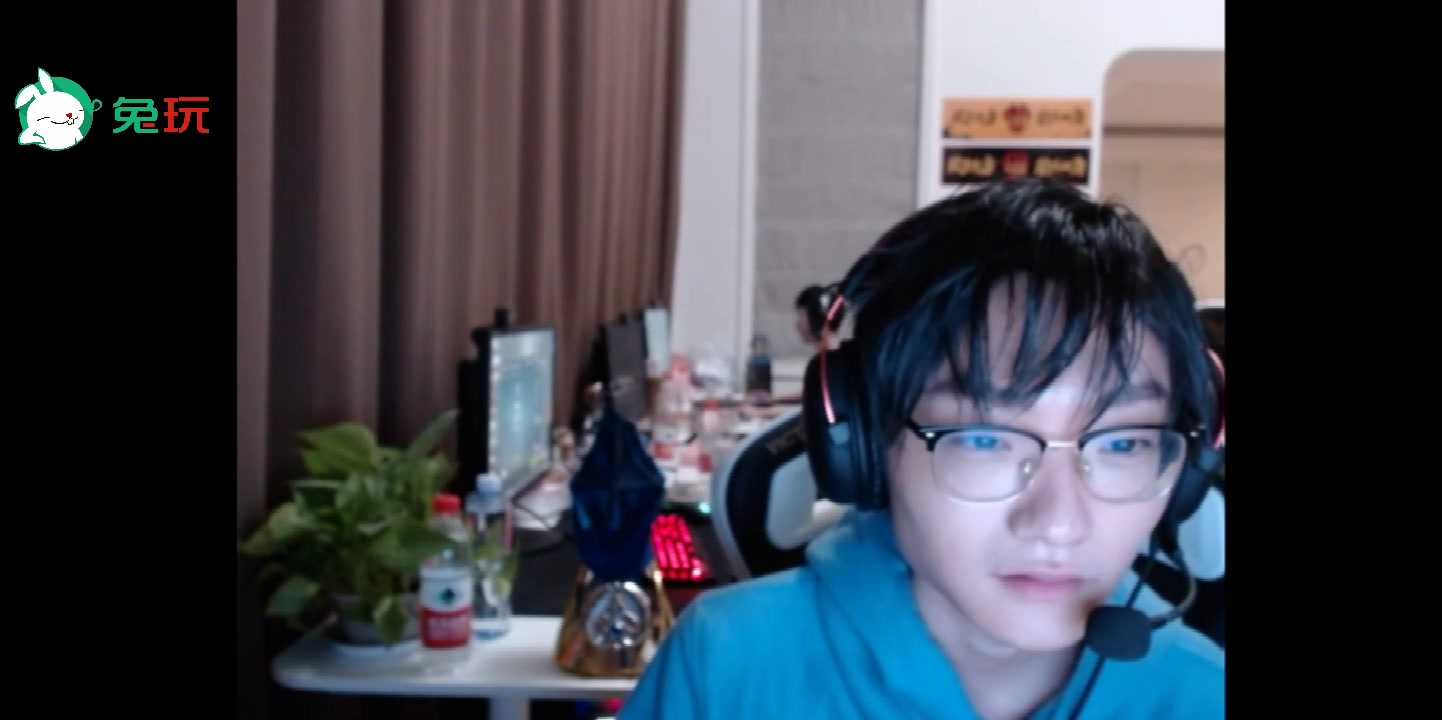 Tian直播给LPL全明星投票 “投票里有9.5%的是我妈妈 宝宝哭了”