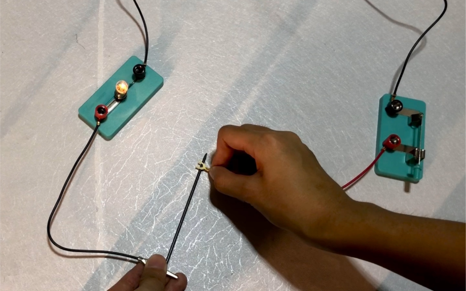 【初中物理随堂小实验】用铅笔芯自制滑动变阻器