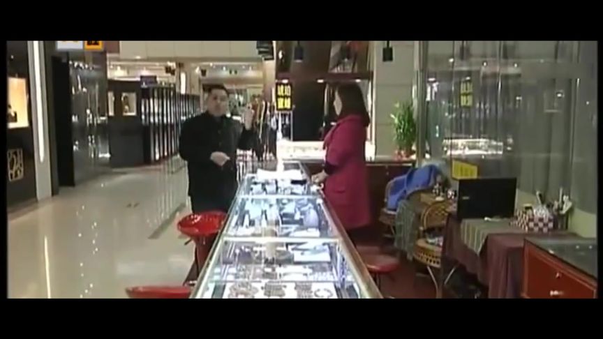 冰种满绿翡翠手镯只要1万块？？