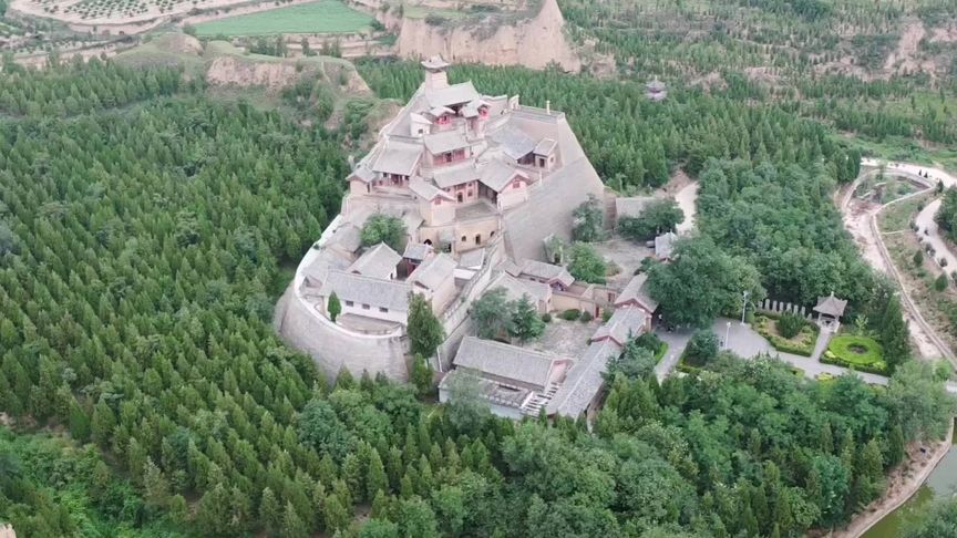 【山西运城堆云洞航拍】堆云洞，位于黄图高坡的一处高地上