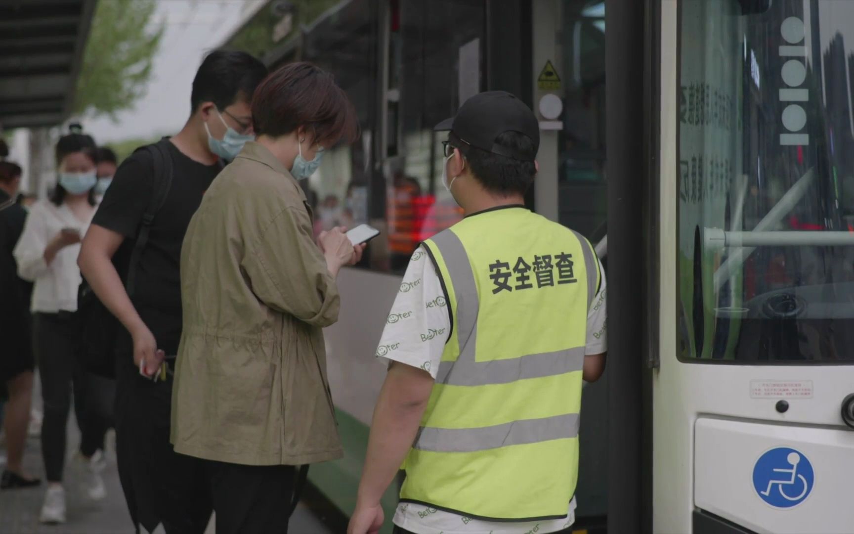 武汉市对公共交通工具实施新的48小时核酸检测政策