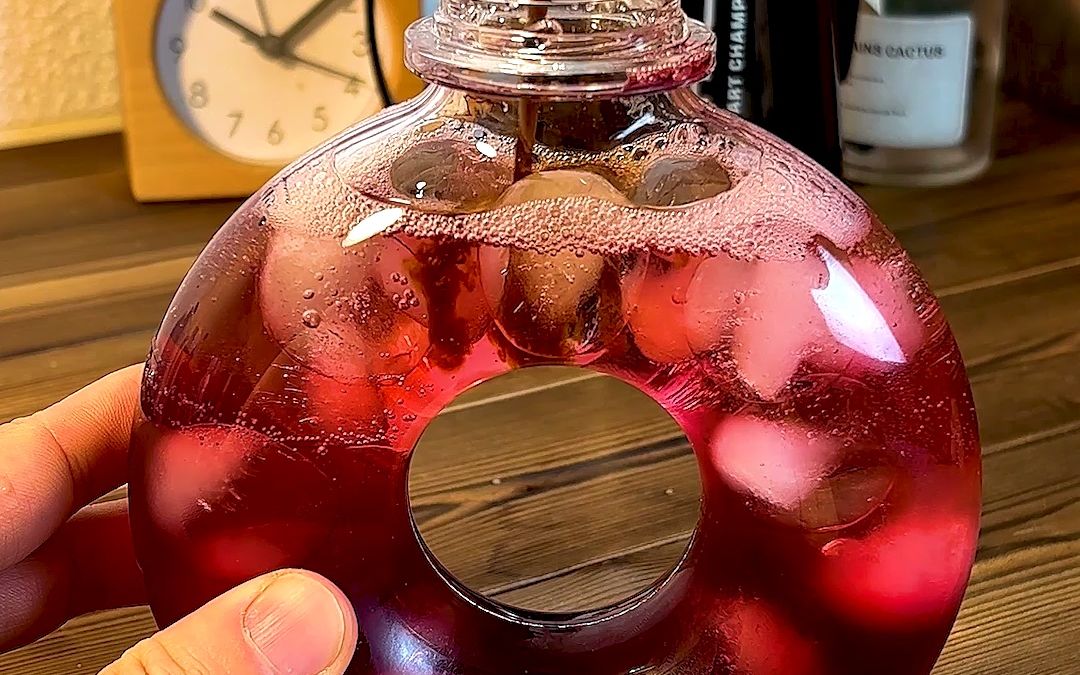 竖版!超好喝的葡萄冷萃咖啡你知道怎么制作的呢?