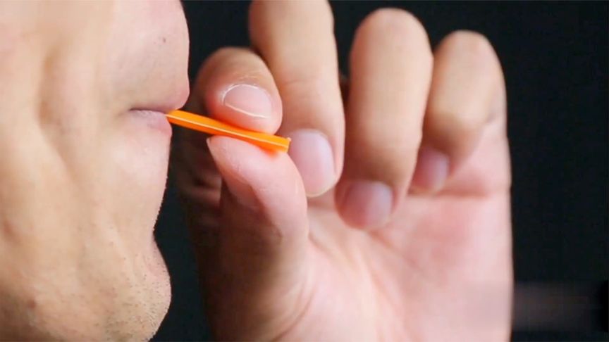 教你用吸管做口哨,吹响的一刹那好有成就感!