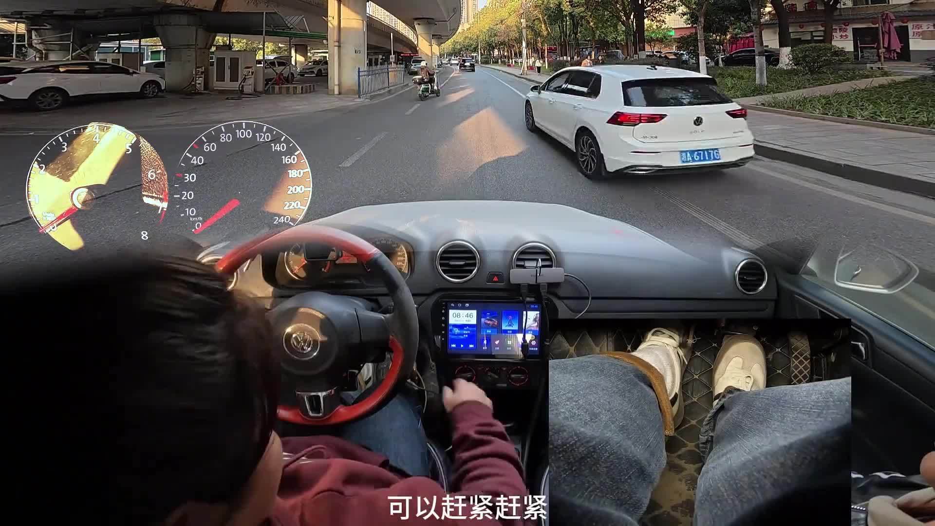 女司机学手动挡第二季,正确使用离合器 看一个菜鸟女司机学手动挡的...