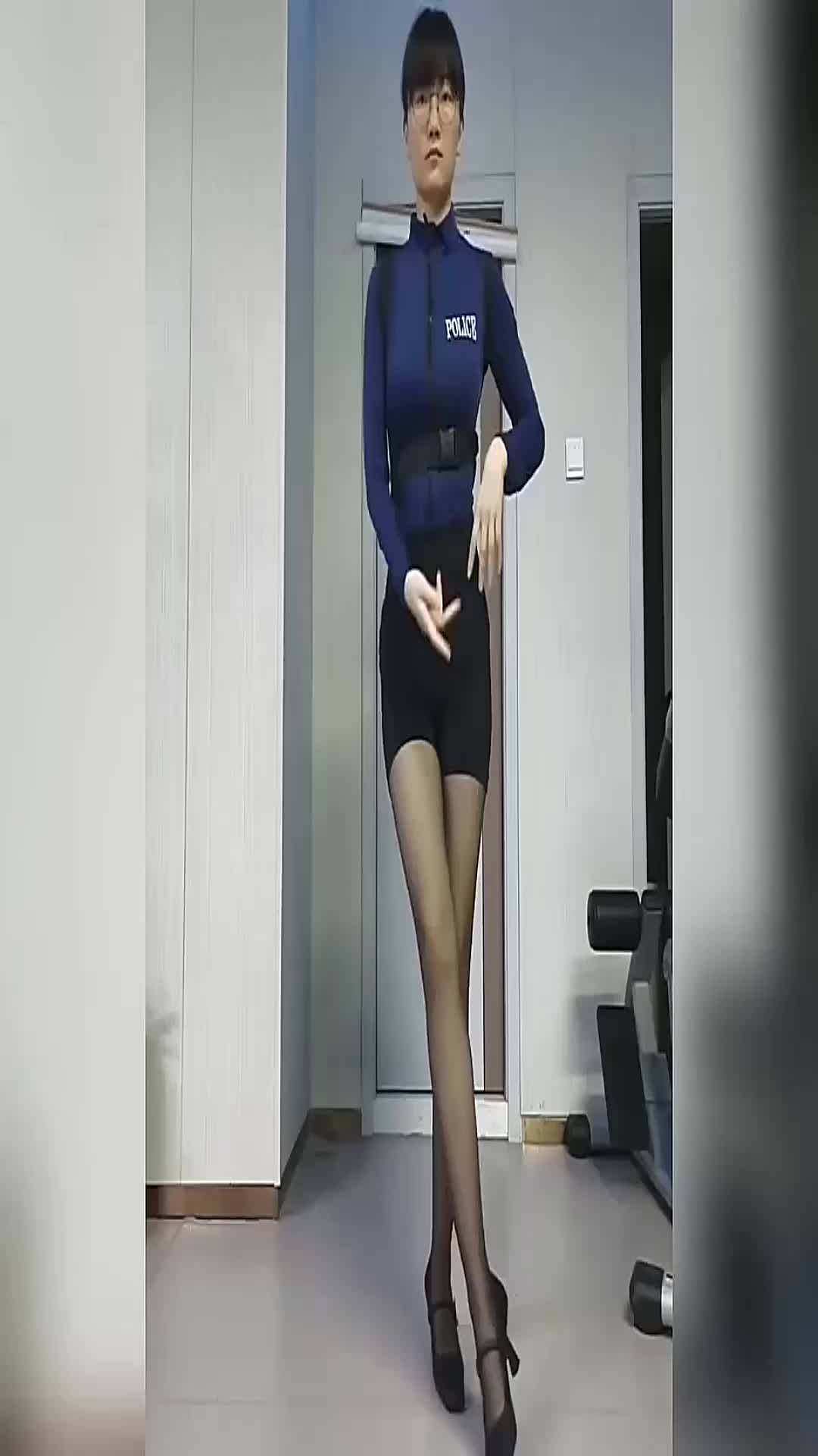 faker在faker模仿大赛中只获得了第二名,极致的反差