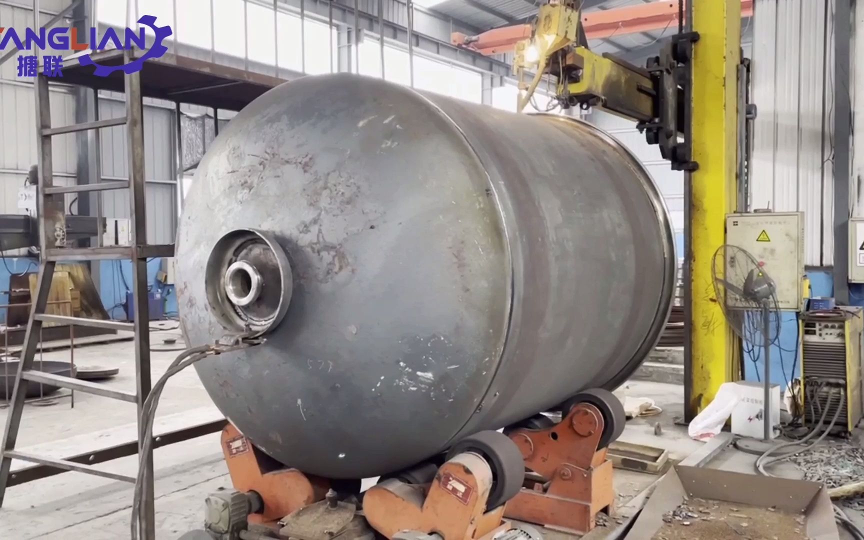 搪玻璃反应釜在染料上的应用