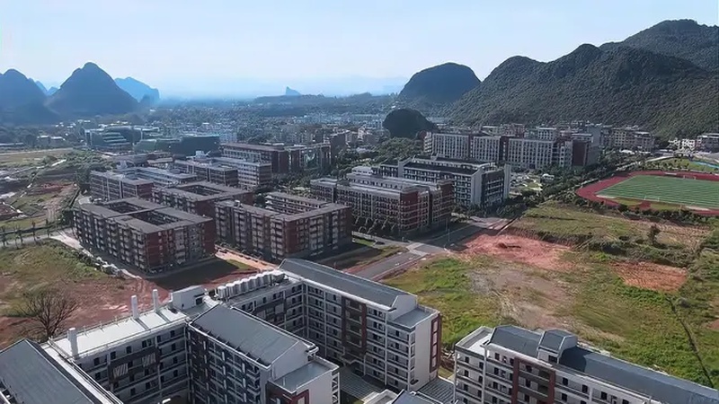 广西这所大学被低估了,录取分数不高,就业率很高,是性价比之王