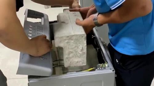 第一次打开滚筒洗衣机,终于知道为什么洗衣服不会震动了