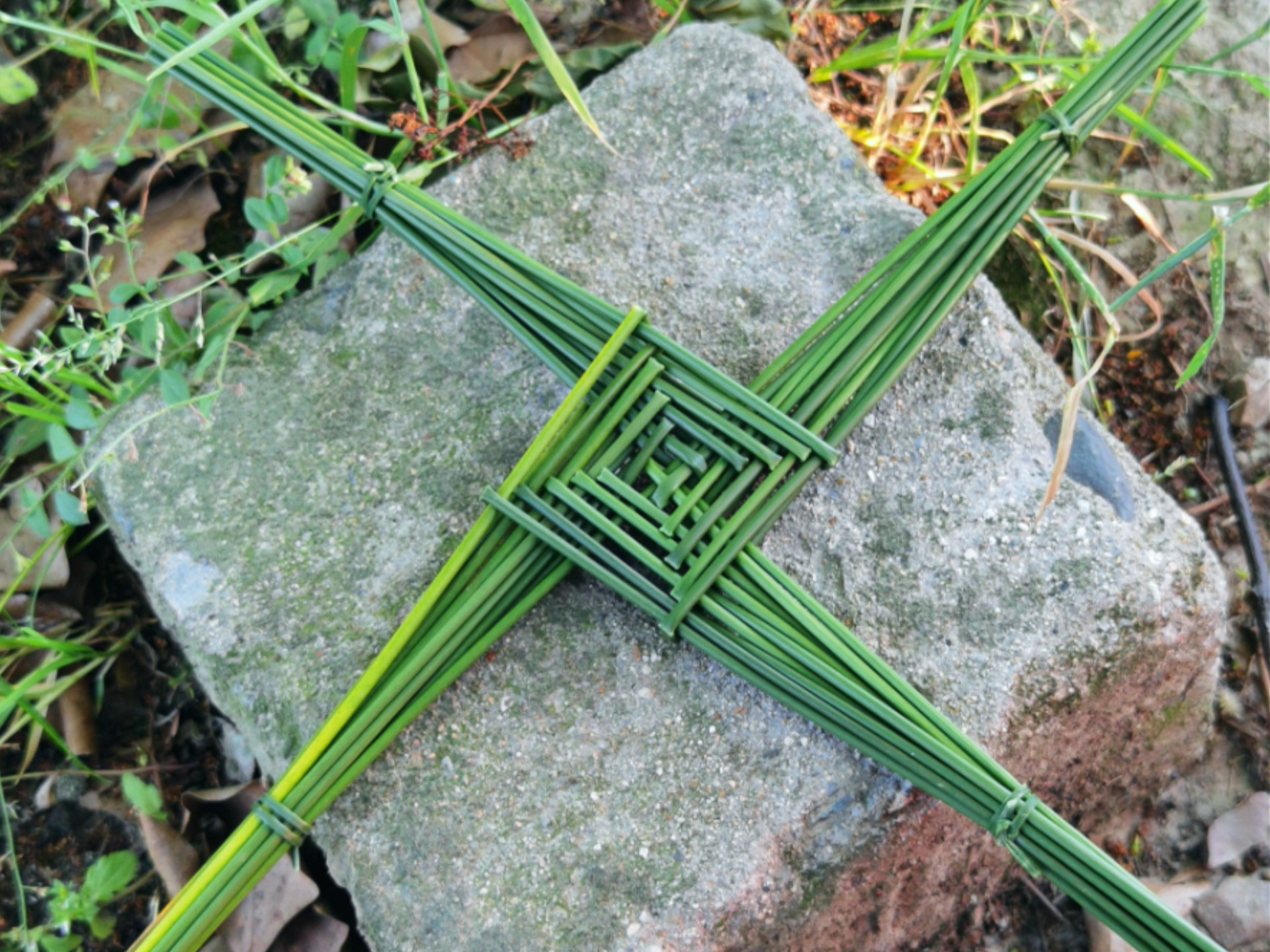 草编古老几何十字架教程