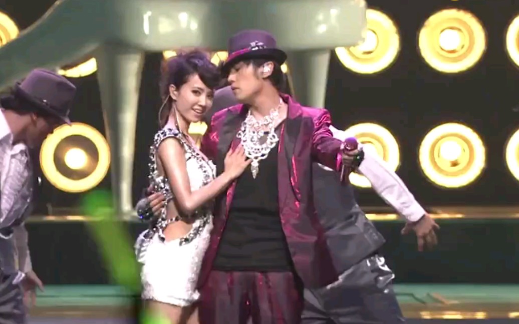 双J同台-给我一首歌的时间live版-周杰伦&蔡依林