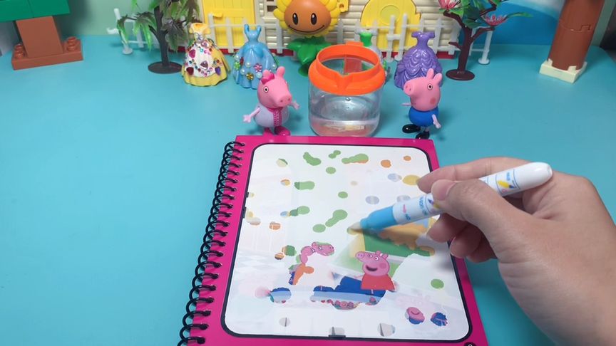 玩具小故事～神奇的画册