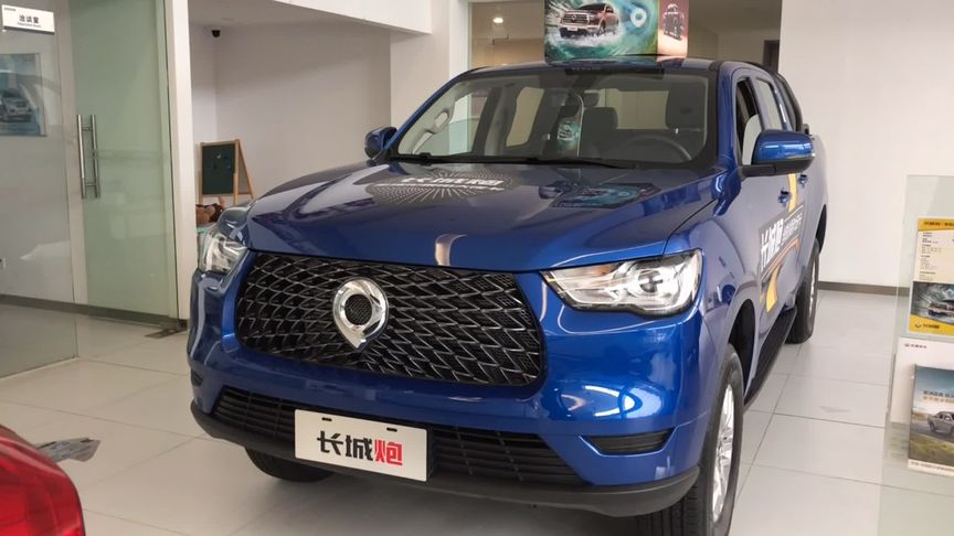 长城炮皮卡车,外观霸气,高配搭载2.0T+采埃孚8AT变速箱