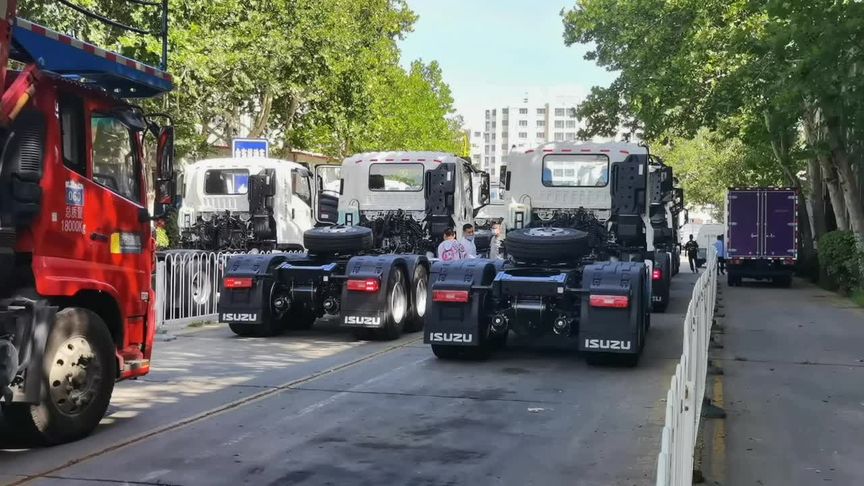 五十铃牵引车50台国六上牌进行时…#牵引车 #欧洲卡车模拟2