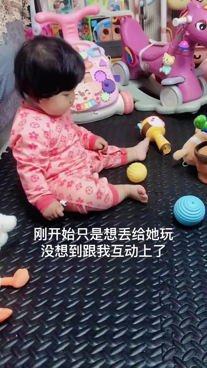 ...每个球形态不一样,表面设计独特,锻炼宝宝手部精细动作、抓握、触感...
