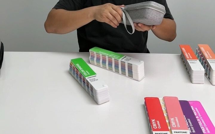 单册潘通色彩桥梁C卡光面彩通RGB/CMYK色卡