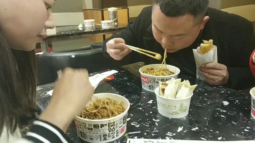 小年为了吃碗这个跑到武汉来吃,说正宗的才好吃