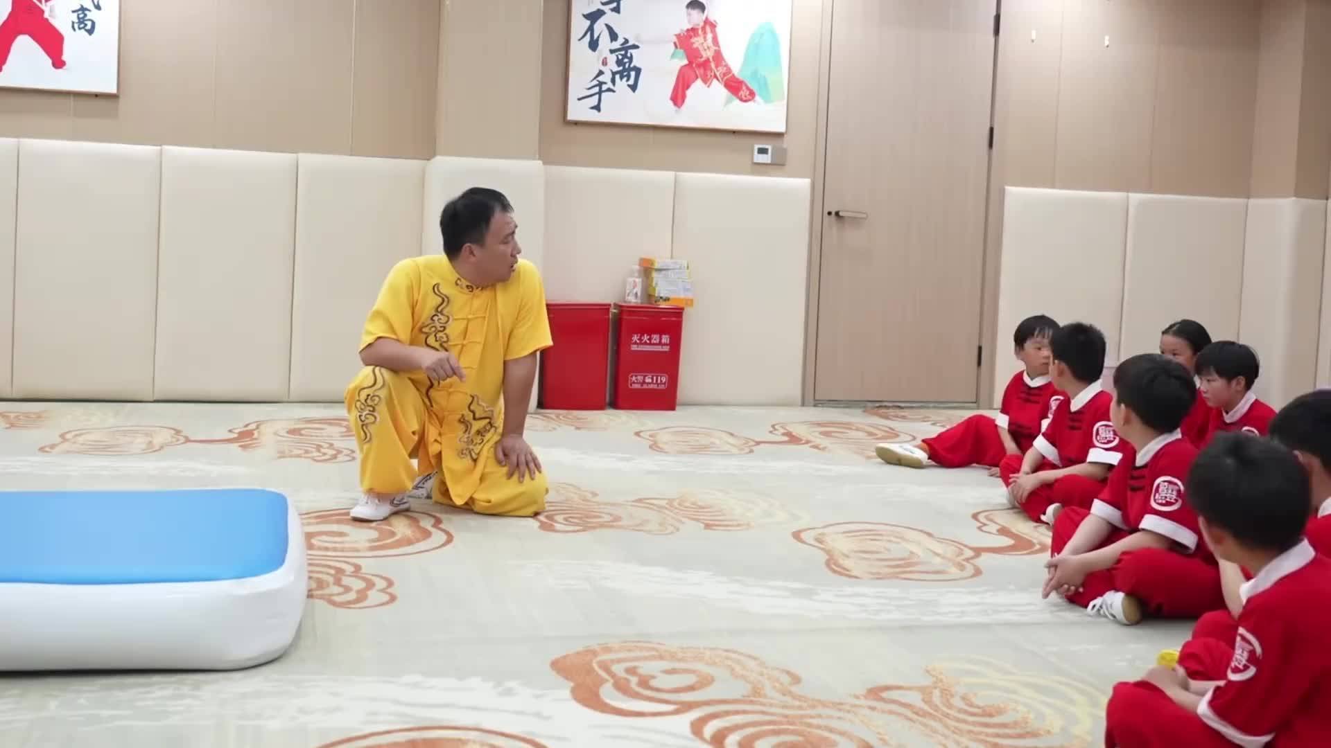 不自信的孩子需要这样的引导,才能变得强大!这样的教