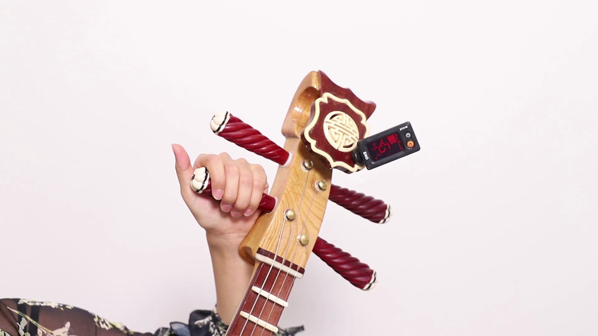 伊诺ET-31M中阮调音器使用方法