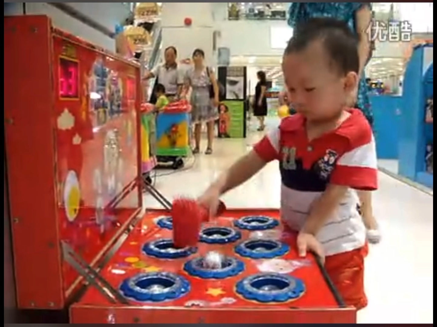 孟若辰 喜羊羊叮当乐园打地鼠投币打鼠机打灰太狼叮当锤游艺机 6