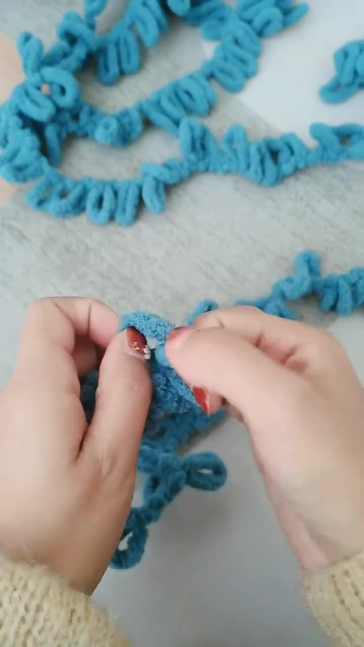 给好姐妹做了个新包包,你们觉得像什么#毛线编织 #手工 #手工diy