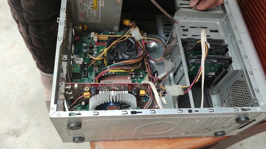 电脑放久了打不开,农村小伙教您最简单的维修方法