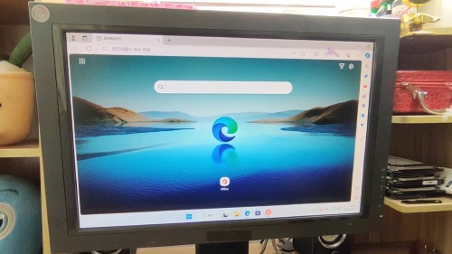 电脑怎么退出全屏？