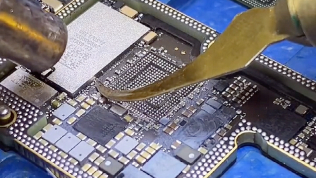 苹果手机突然无服务,打不了电话怎么回事