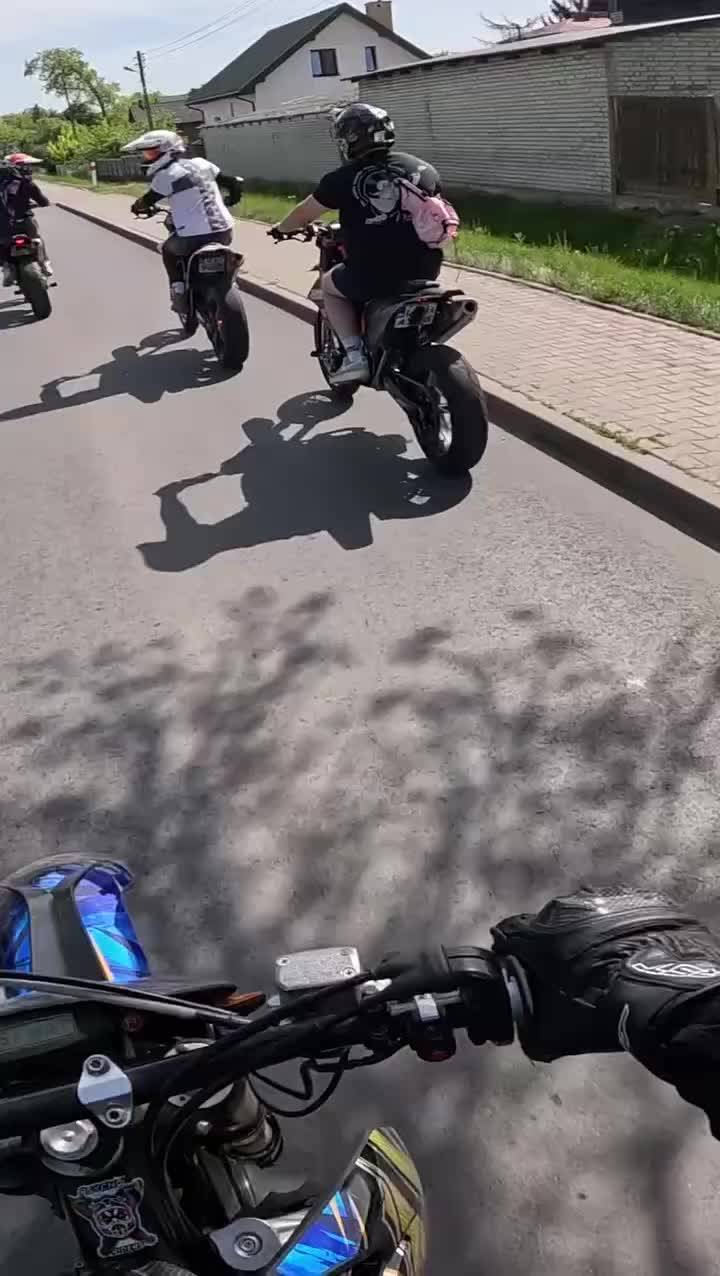 一秒钟不留神,30公里小时