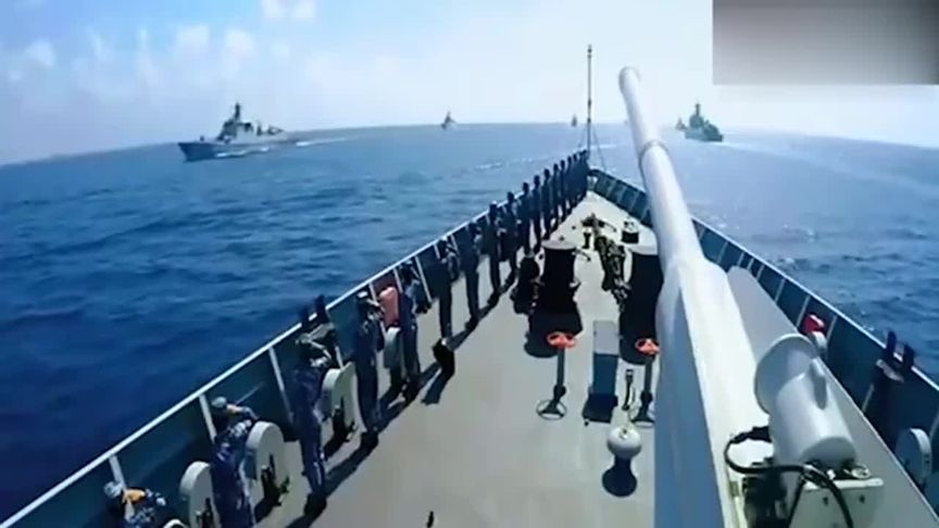 海上阅兵仪式,现在以前的对比,中国变强了!