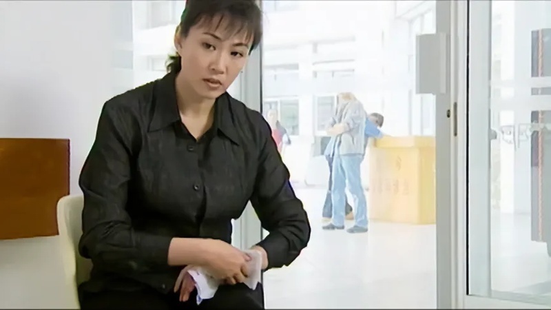 影视:女人伤口大出血,还紧守手术室