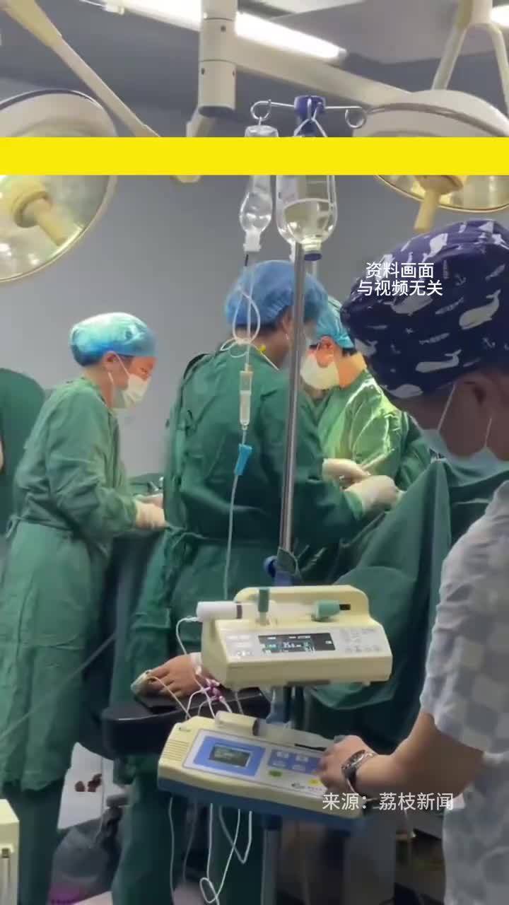 江苏卧床35年女子诞下健康宝宝,患脊髓性肌萎缩症,从8个月起便常年...