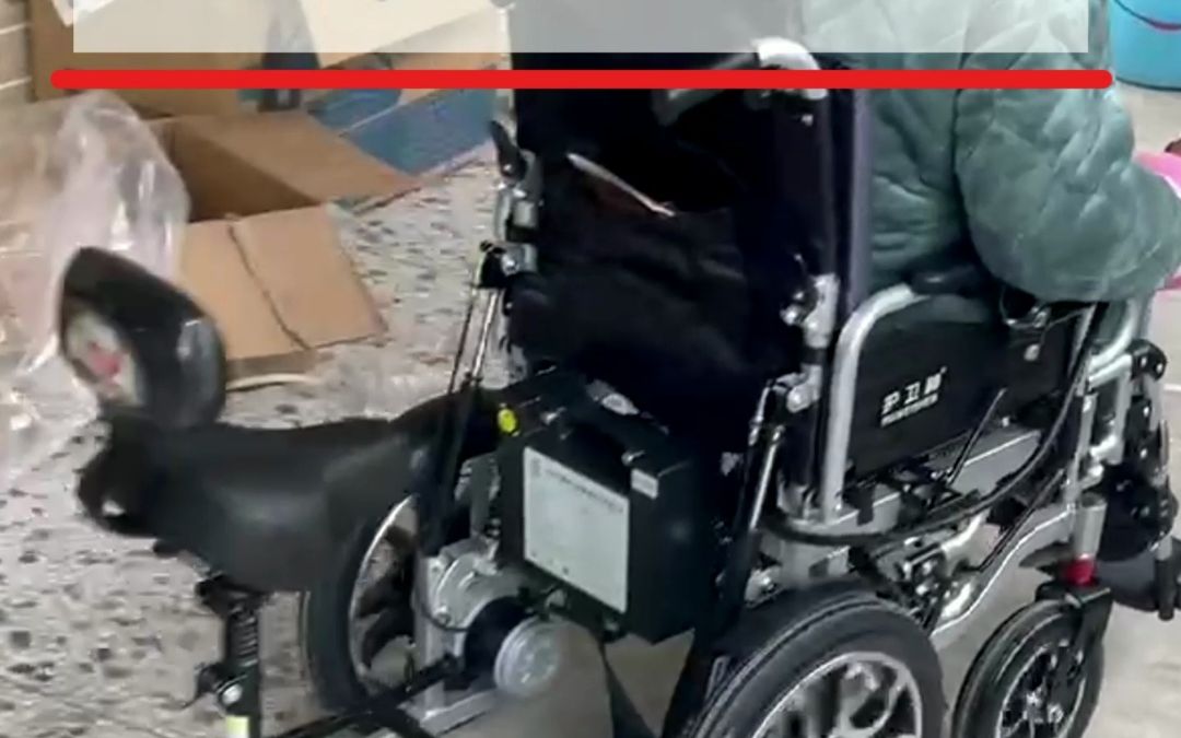 双人出行的电动轮椅你见过吗?