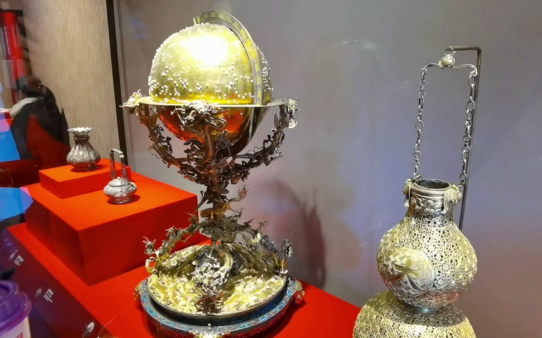 “金嵌珍珠天球仪”是世界上唯一一件以黄金制成的天球仪模型